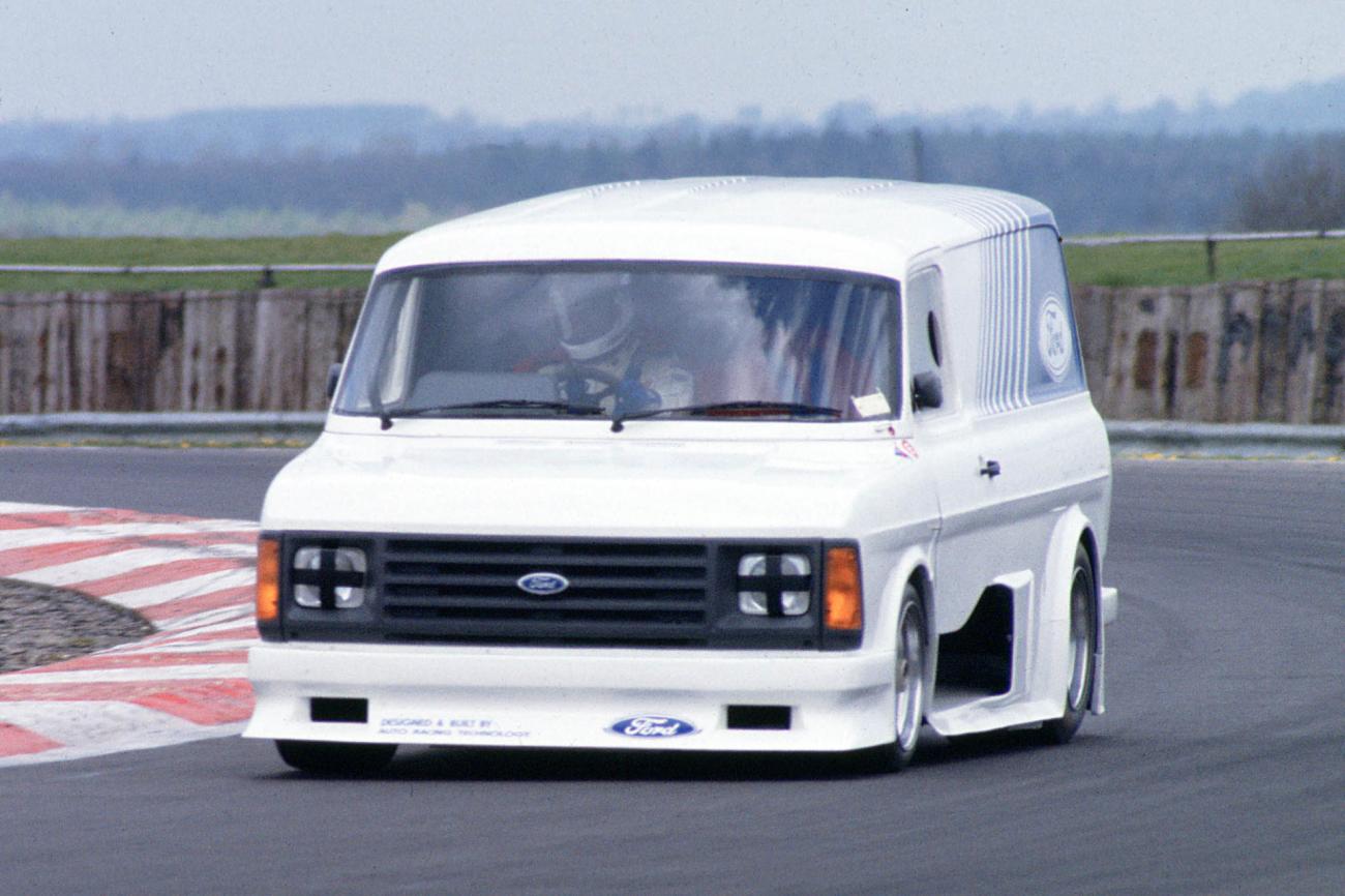 Photo 4 - Ford SuperVan 2 - Les véhicules utilitaires qui se prennent ...