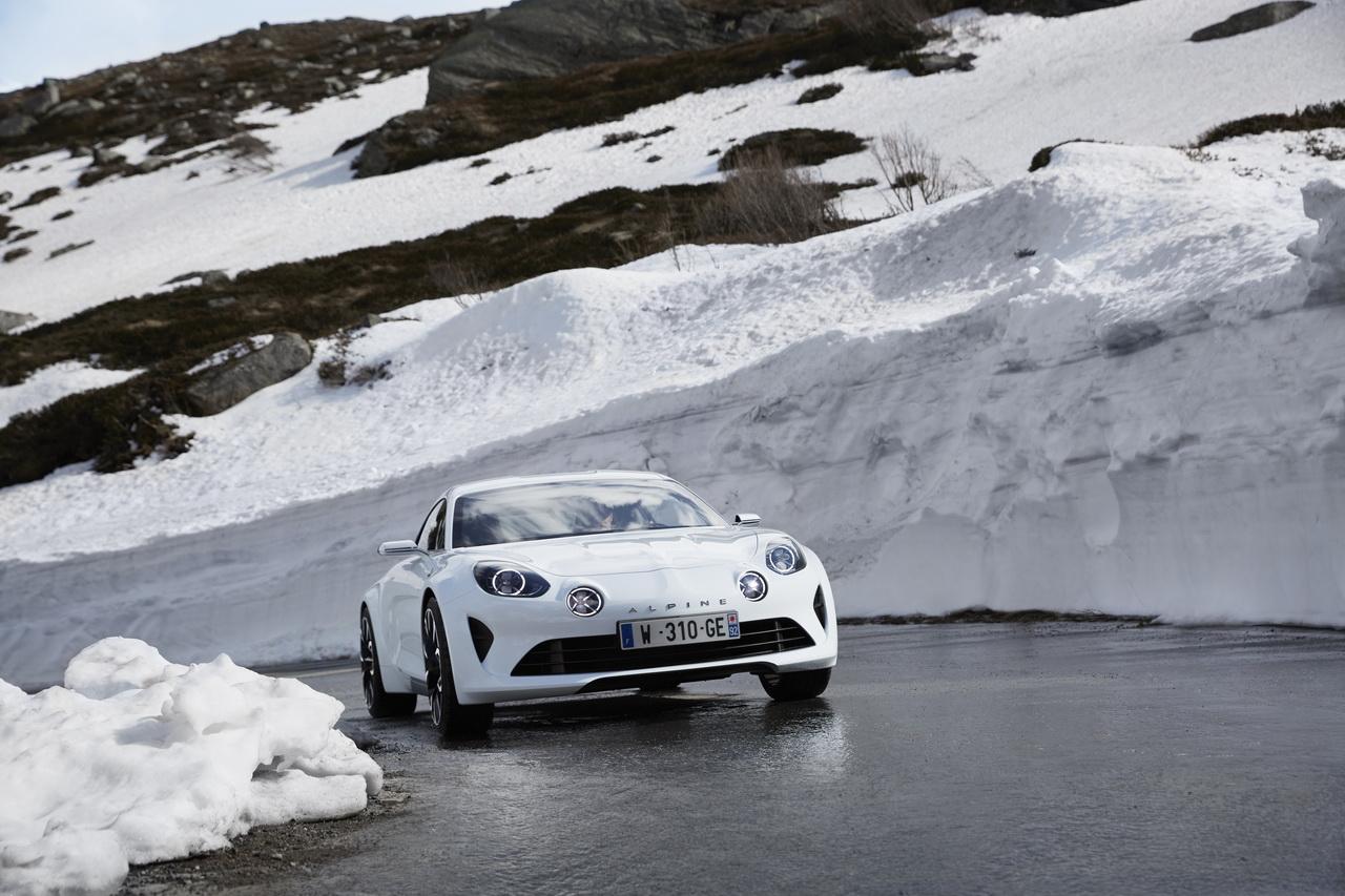 Photo 19 - Alpine A110 Vision blanche statique avant dans la neige ...