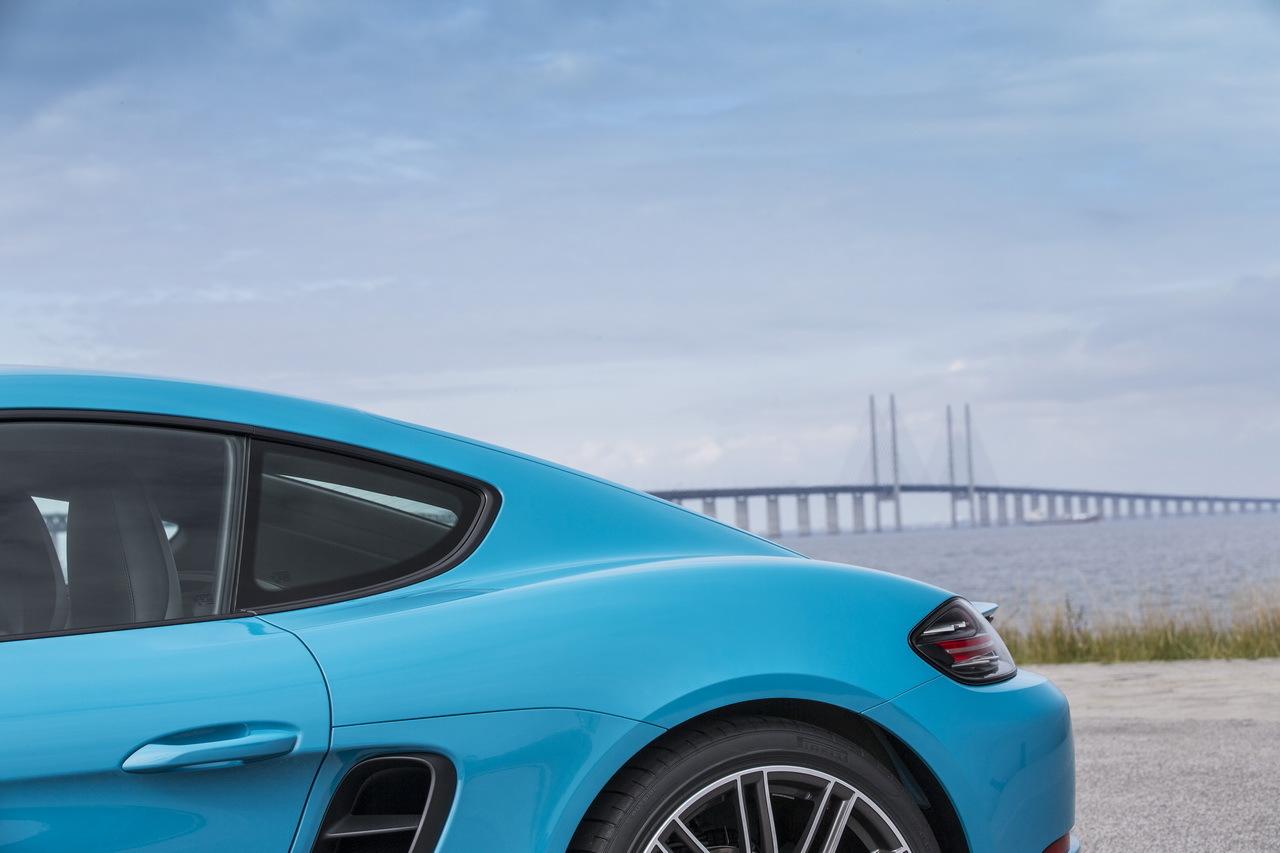 Photo 22 - porsche 718 cayman s miami blue aile arrière - Essai Porsche ...