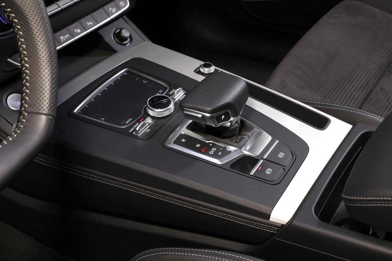 Photo 62 - console centrale audi q5 2017 - DS 7 Crossback vs Audi Q5 ...