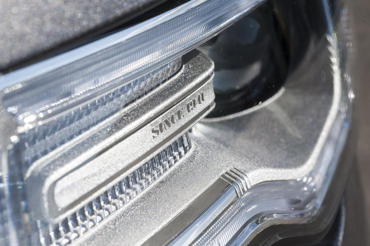 Photo 15 - Jeep Grand Cherokee Summit Signature optique avec since 1941 ...