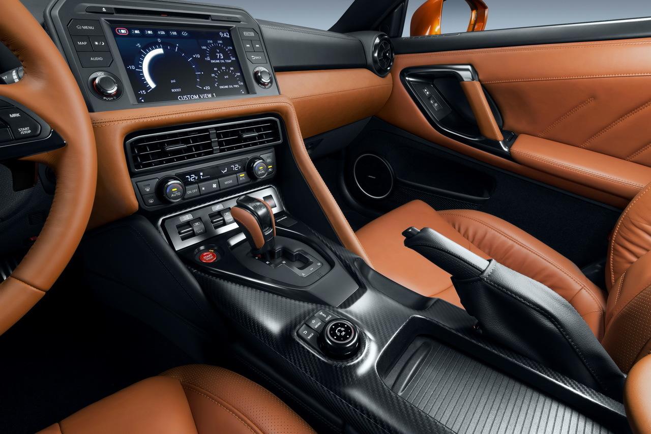 Photo 8 - nissan gtr orange 2016 console centrale - Nissan GTR 2016 ...