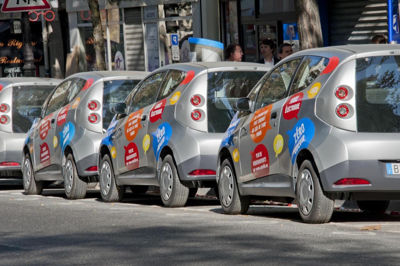 Photo 2 - Autolib' s'est imposé à Paris