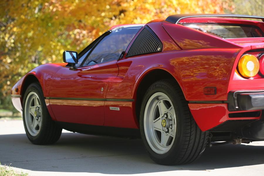 Photo 9 - Ferrari 308 GTS Magnum vendue 169 000 € par Bonhams - La ...