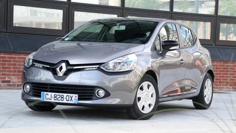 La Clio 4 dépasse la 208