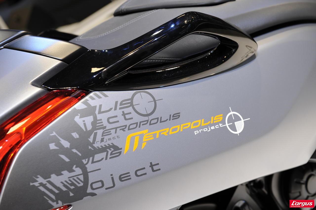 Photo 14 - Salon de la moto 2011 : Peugeot Metropolis project 400