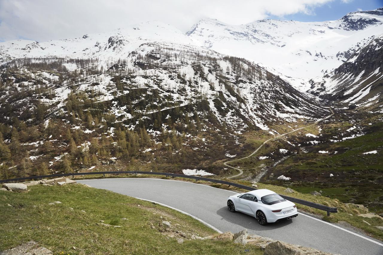 Photo 35 - Alpine A110 Vision blanche statique arrière gauche en ...