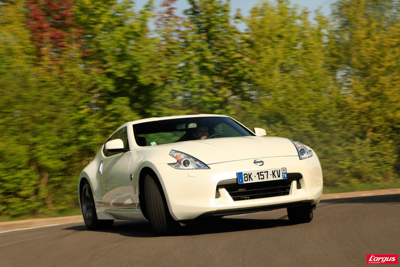 Photo 41 - 3/4 avant Nissan 370Z blanche - Datsun 240Z vs Nissan 370Z : c'était mieux avant