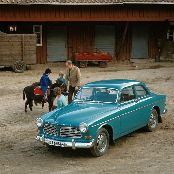 Photo 14 - Volvo P130 Amazon 2-D (1961-1970) - Volvo fête ses 90 ans ...