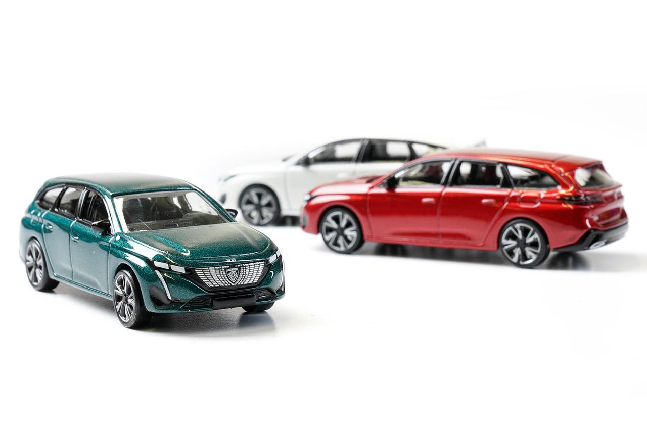 Photo 4 - Miniature Peugeot 308 SW bleu avatar échelle 3 pouces prix 5 ...
