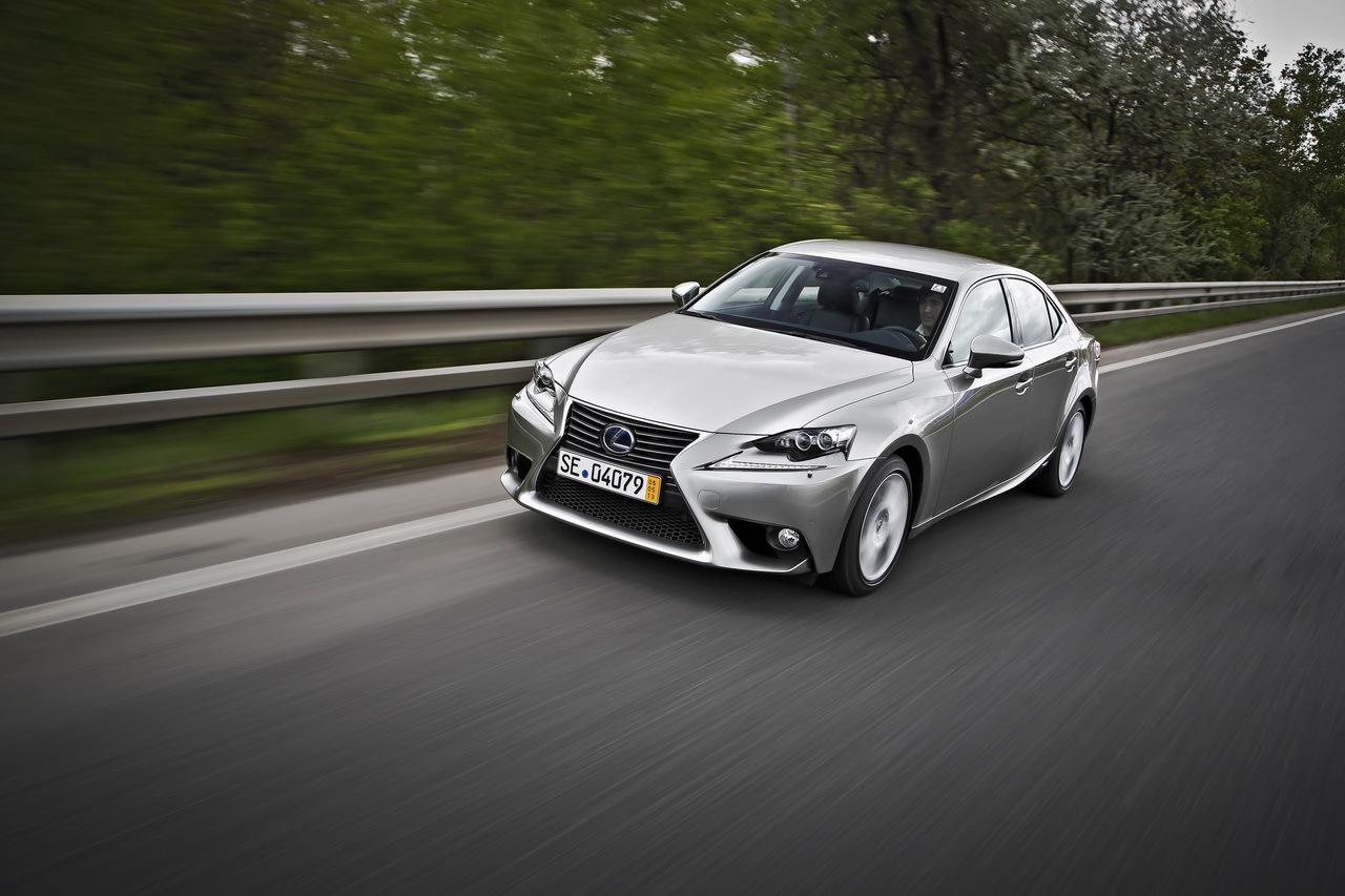 La nouvelle Lexus IS 300h à l'essai