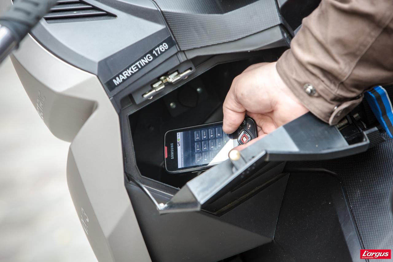 Photo 9 - Vectrix VX-3 : le trois roues électrique se pose en nouvelle ...