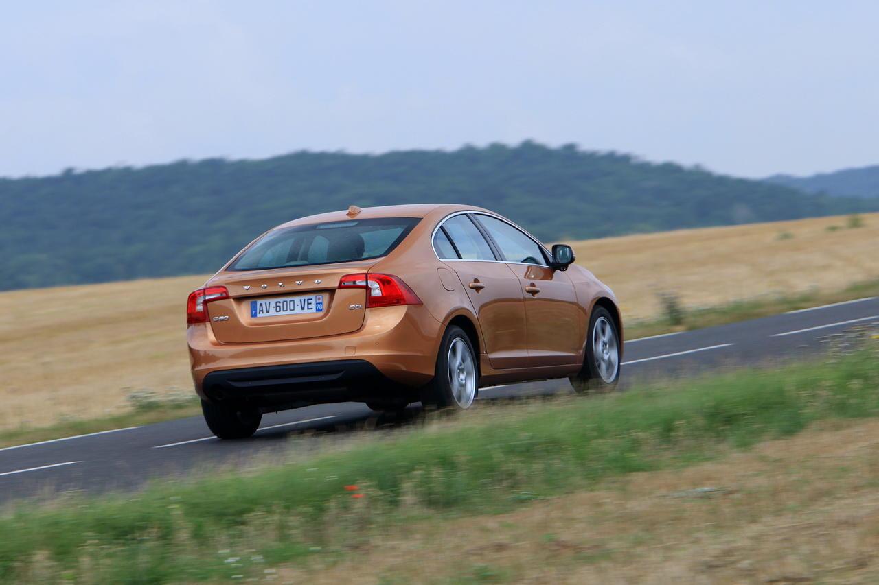Photo 8 - Comparatif : Volvo S60 contre Citroën C5
