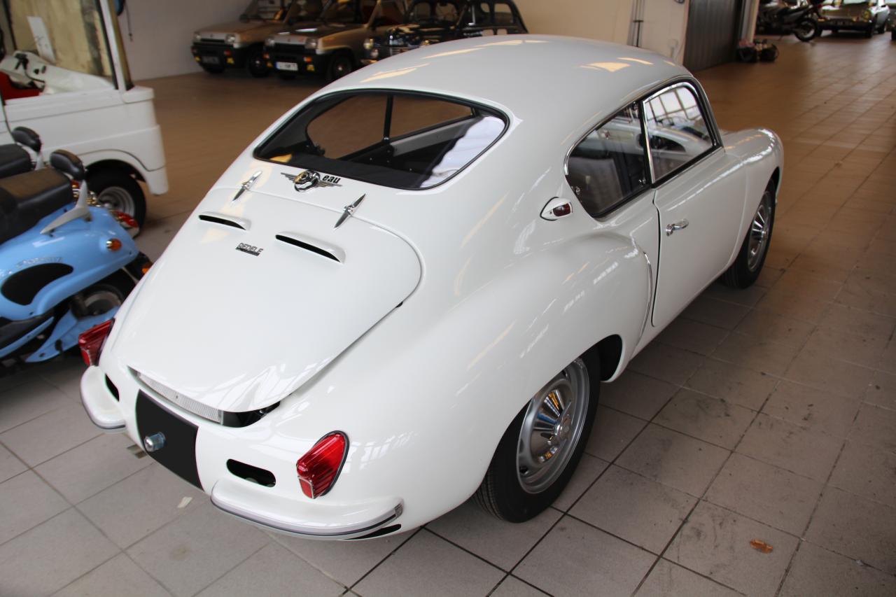 Photo 3 - Alpine coach A106 vue arrière - Alpine Renault : photos de l ...