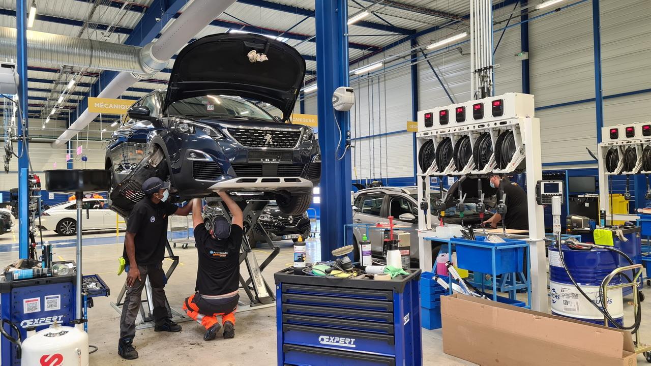 Diaporama et photos - Reconditionnement VO. Aramisauto inaugure son 2e ...