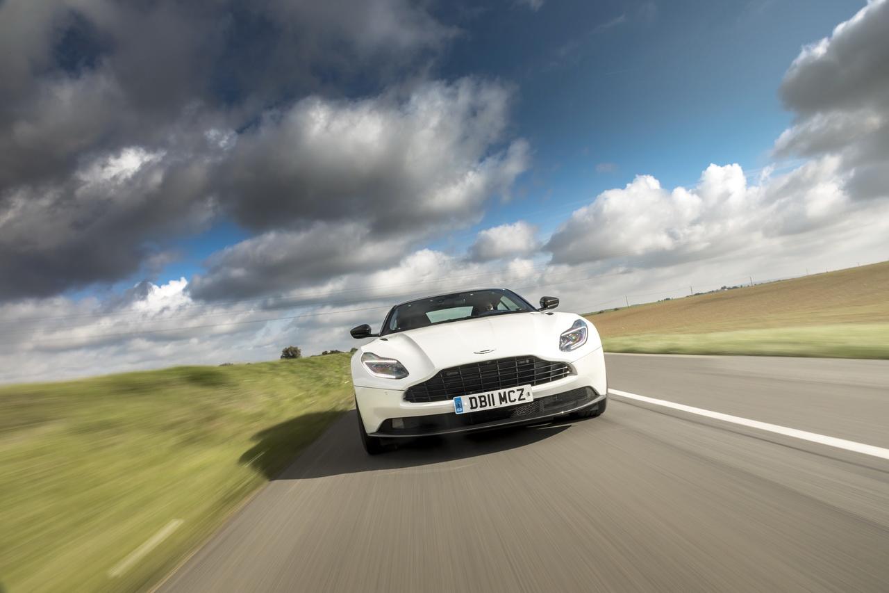 Photo 25 - Aston Martin DB11 V8 blanche vue avant - Essai Aston Martin ...
