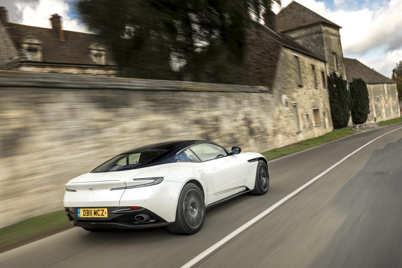 Photo 28 - Aston Martin DB11 V8 blanche 3/4 arrière - Essai Aston ...