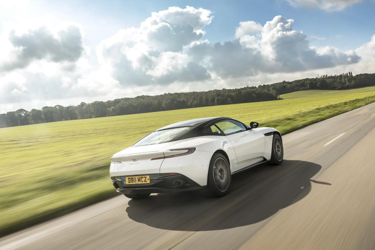 Photo 30 - Aston Martin DB11 V8 blanche 3/4 arrière - Essai Aston ...