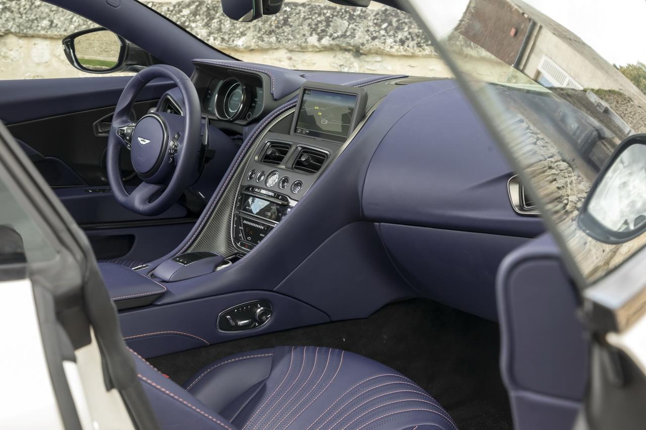 Photo 39 - Aston Martin DB11 V8 intérieur violet - Essai Aston Martin ...