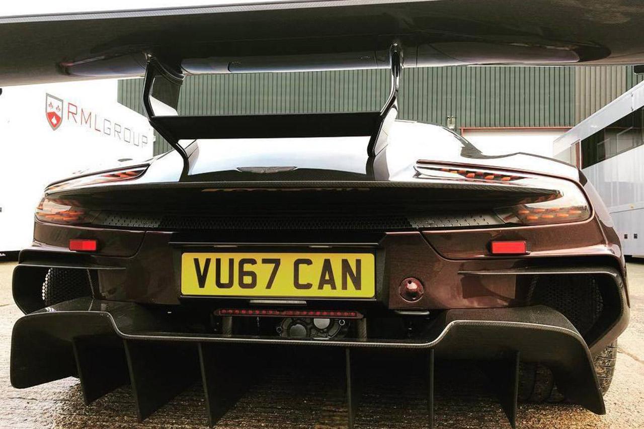 Photo 7 - aston martin vulcan route - L'Aston Martin Vulcan prend la ...