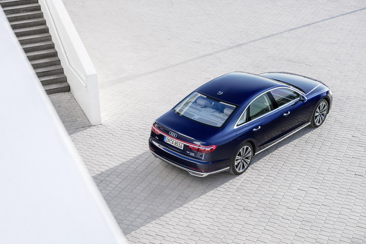 Photo 2 - Audi A8 2017 vue arrière - Essai Audi A8 (2017) : le luxe ne ...