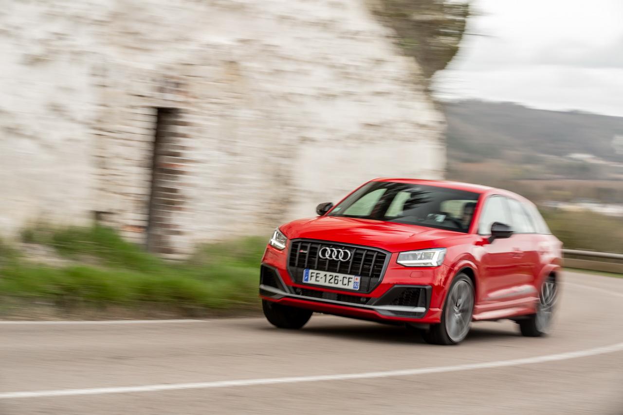 Photo 3 - Audi SQ2 rouge action avant gauche - Essai Audi SQ2 : notre ...
