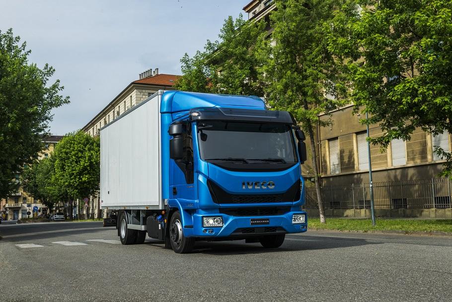 Les ventes d'utilitaires et de camions en fort repli en Europe