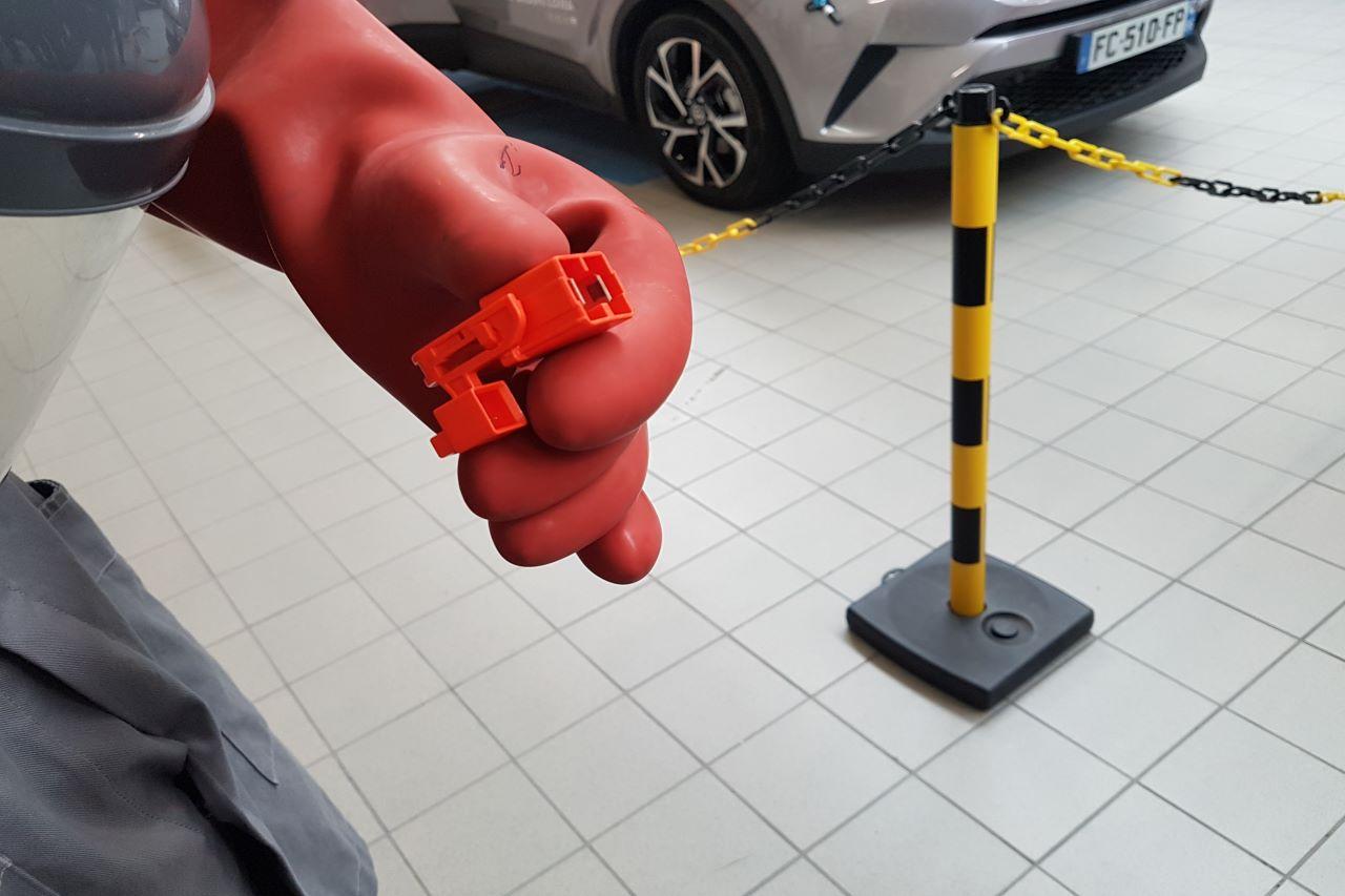 Photo 2 - Le shunt - Consignation et réparation d'une voiture ...