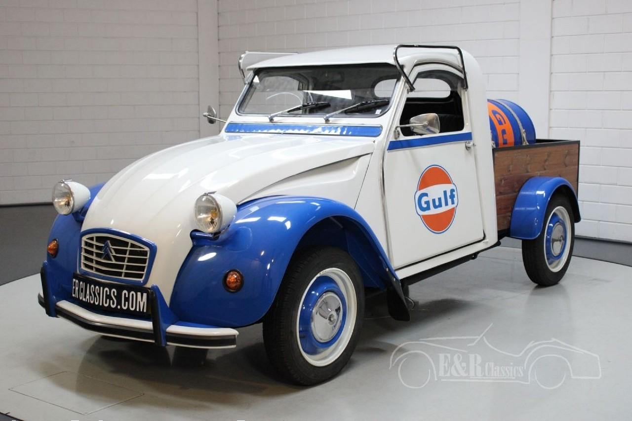 Une Citroën 2CV Pick-up aux couleurs Gulf à vendre