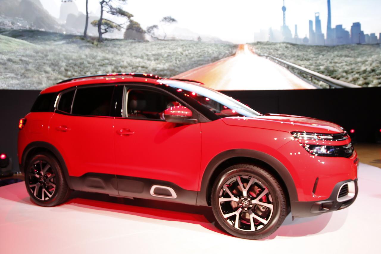 Photo 8 - citroen c5 aircross rouge - Le Citroën C5 Aircross dans le ...