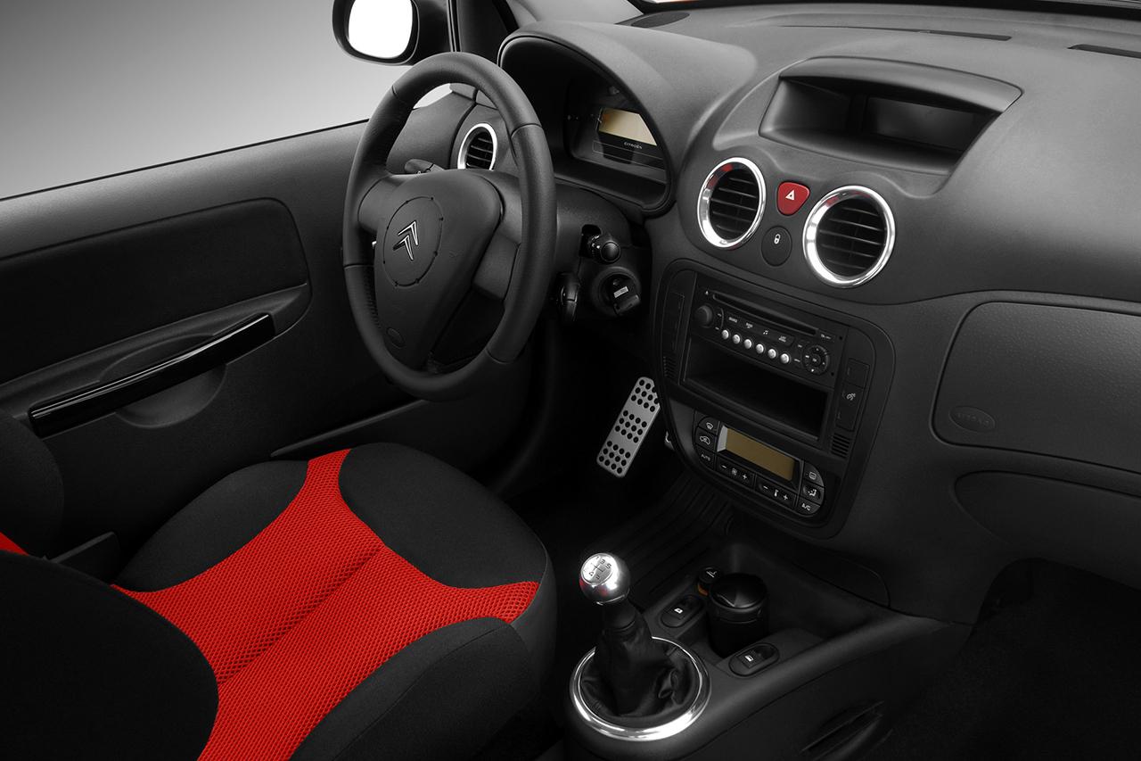 Photo 4 - citroën c2 by loeb intérieur - Quand les pilotes de rallye ...