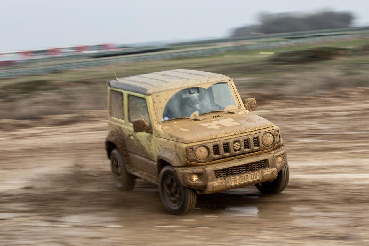 Photo 31 - Suzuki Jimny - Duel entre le Suzuki Jimny et le Mercedes ...