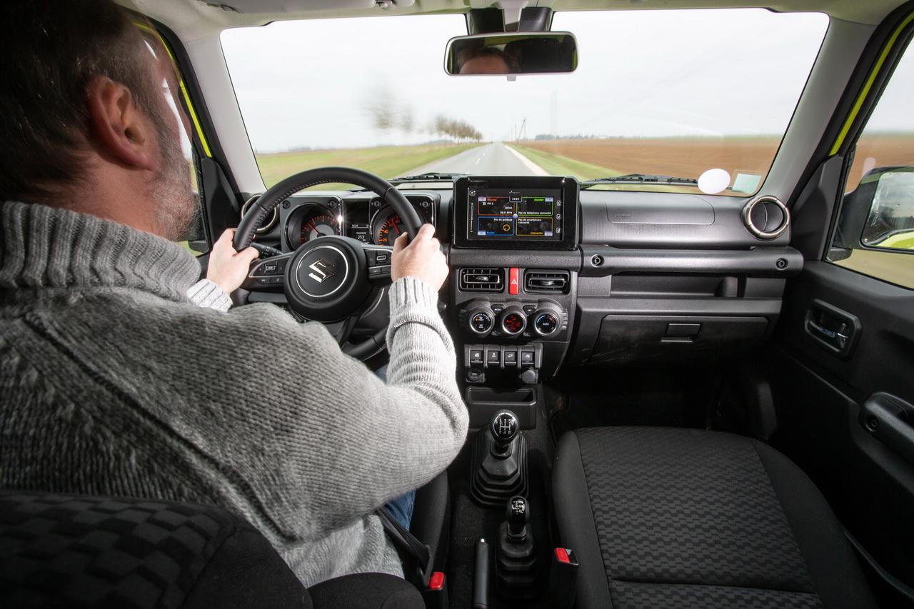 Photo 27 - Suzuki Jimny - Duel entre le Suzuki Jimny et le Mercedes ...
