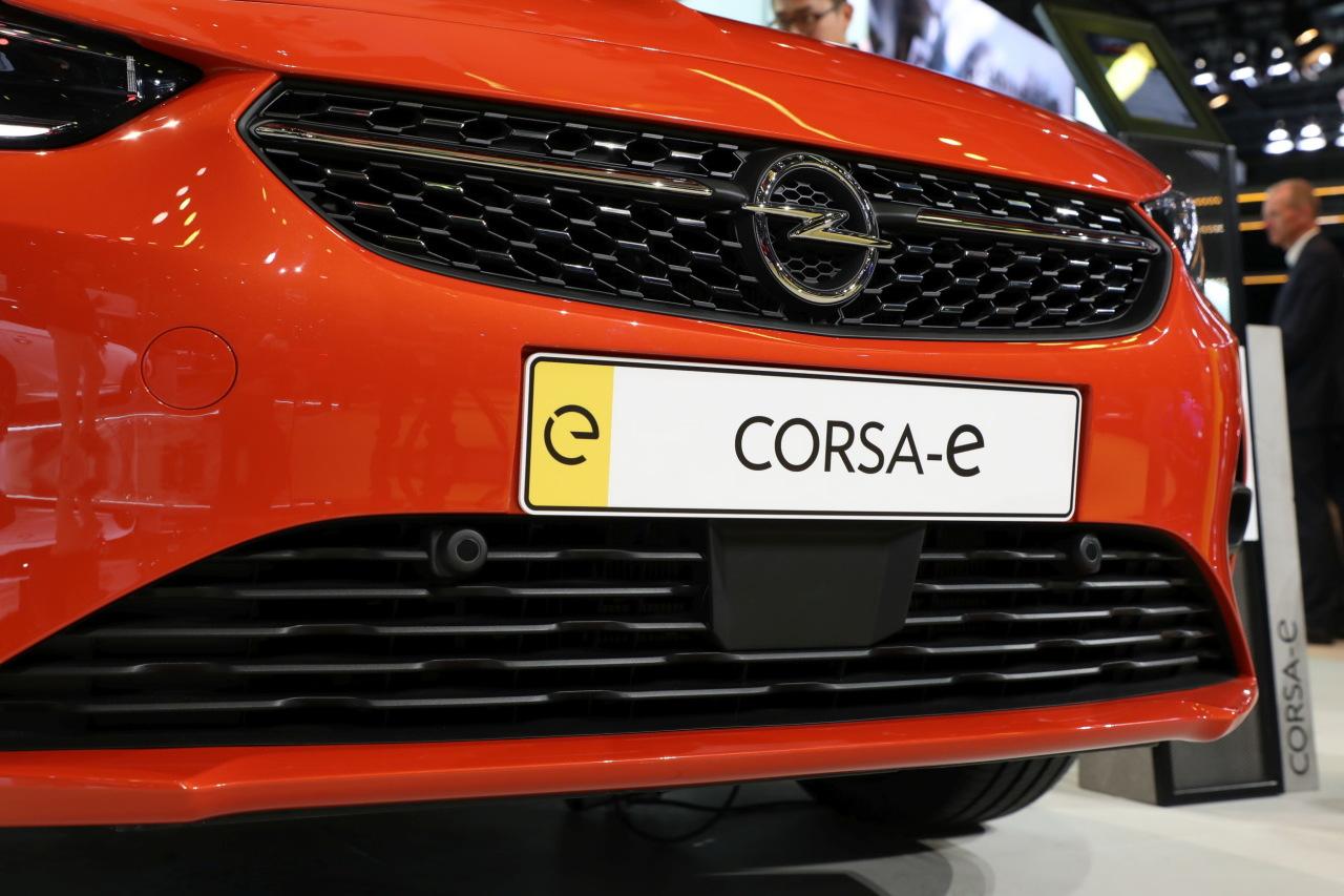 Photo 2 - Corsa-e salon Francfort voiture électrique Opel - Le réseau ...