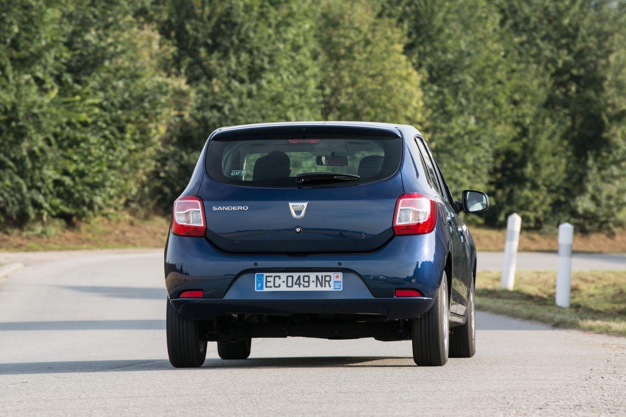 Photo 25 - vue arriere Dacia Sandero dCi 90 Easy-R - Essai Dacia ...