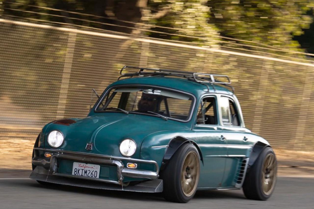 Photo 3 - Renault Dauphine VR6 vue avant bleue roulante SEMA Show 2019 ...