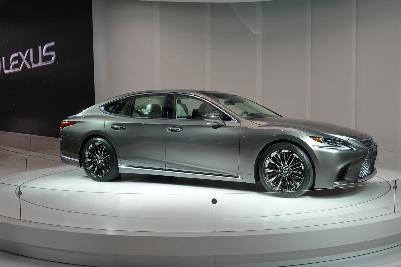Photo 21 - Lexus LS 500 (2017) NAIAS vuede profil couleur grise - Lexus ...