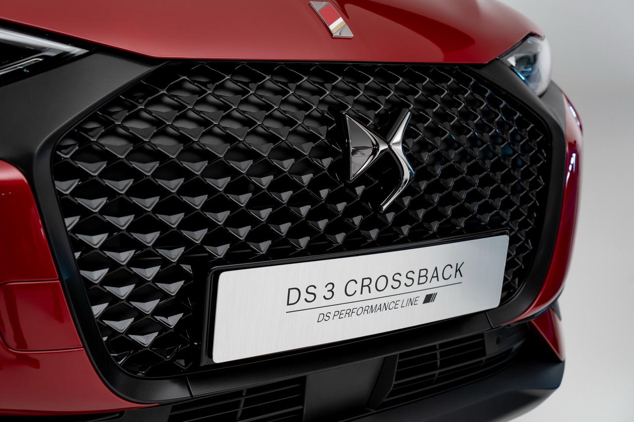 Photo 23 - DS3 Crossback Performance Line calandre noire - DS3 ...