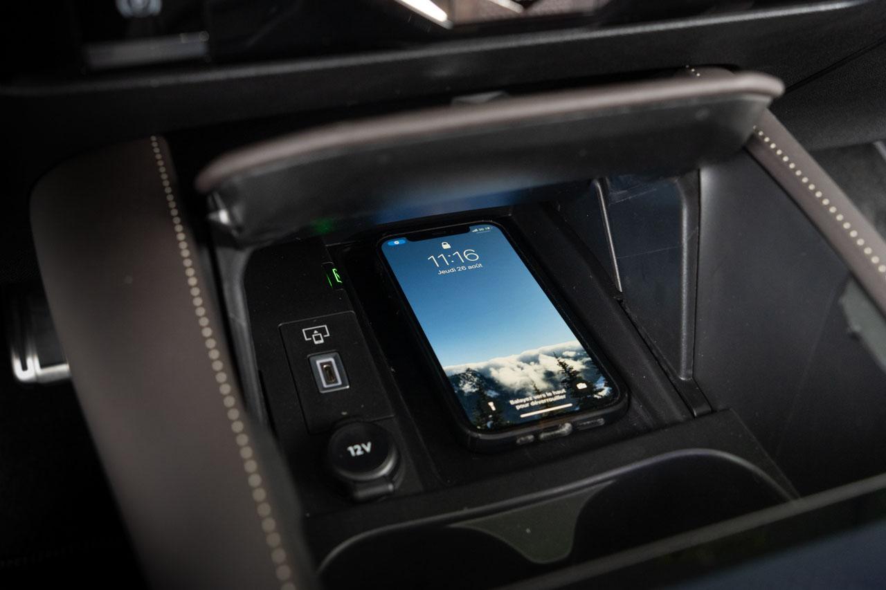 Photo 23 - DS4 recharge smartphone - Essai DS4 hybride (2021) : l ...