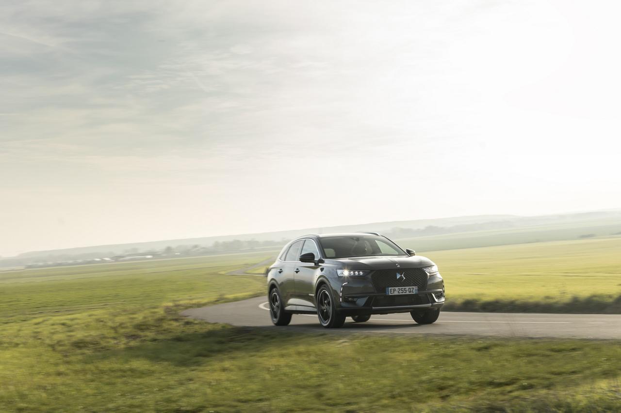 Photo 5 - DS7 Crossback Performance Line vue arrière gris platinium vue ...