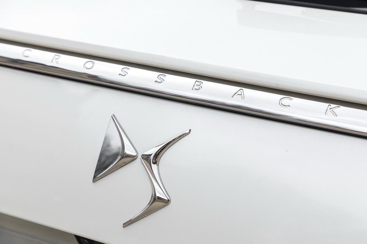 Photo 28 - logo ds sur DS7 Crossback - Essai comparatif : le DS7 ...