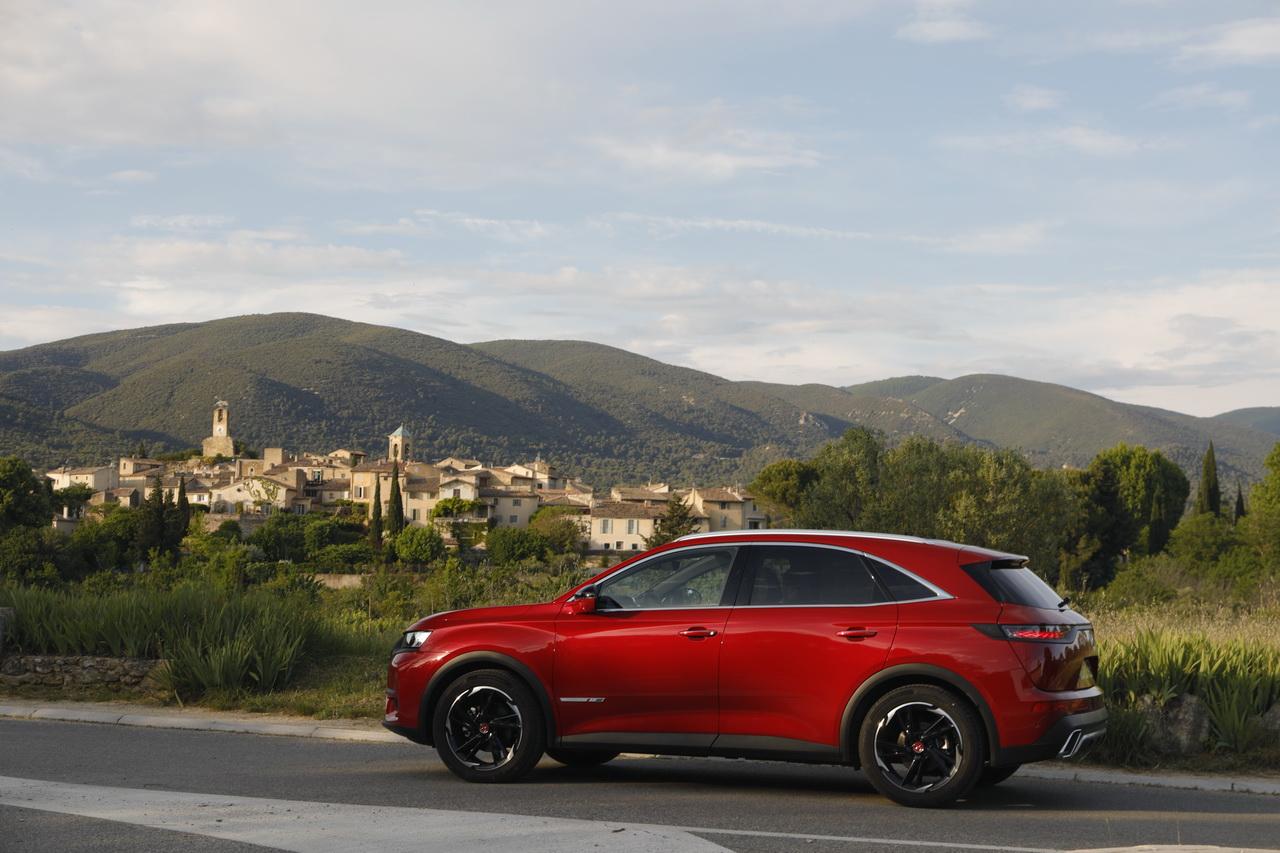 Photo 10 - ds7 crossback performance line vue de profil - Essai DS7 Crossback PureTech 225 : le ...