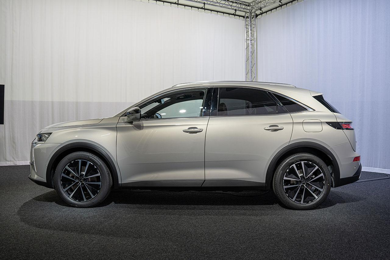 Photo 2 - DS7 restylé profil - DS 7 (2022). Ne l'appelez plus DS 7 Crossback