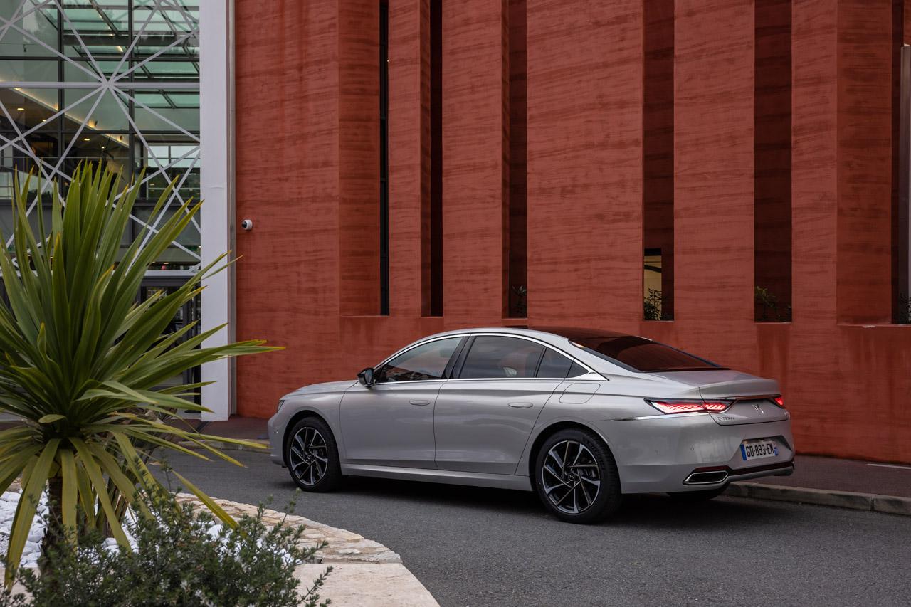 Diaporama et photos - Essai DS9 E-Tense 250 (2022). La berline hybride tricolore s'affirme | L'Argus