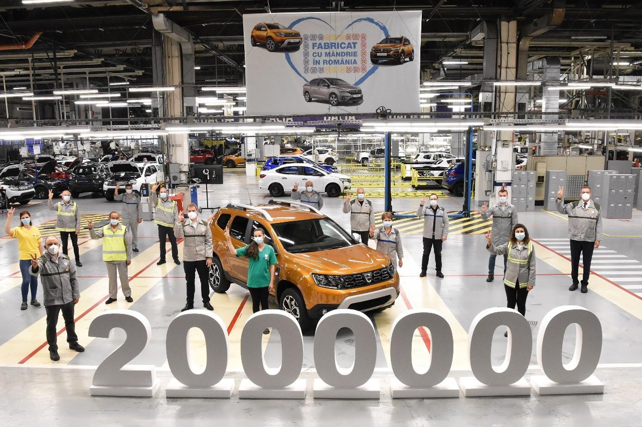 Photo 15 - dacia duster 2 millions vendus - Scoop Dacia Duster 3 (2024). Photos, prix, moteurs ...