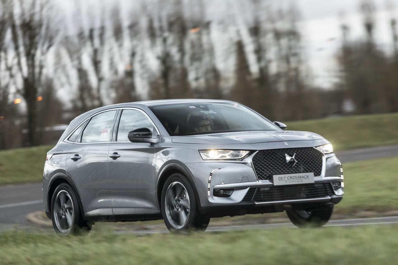 Photo 2 - Vue avant ds7 crossback e-tense 4x4 hybride - DS7 Crossback E ...
