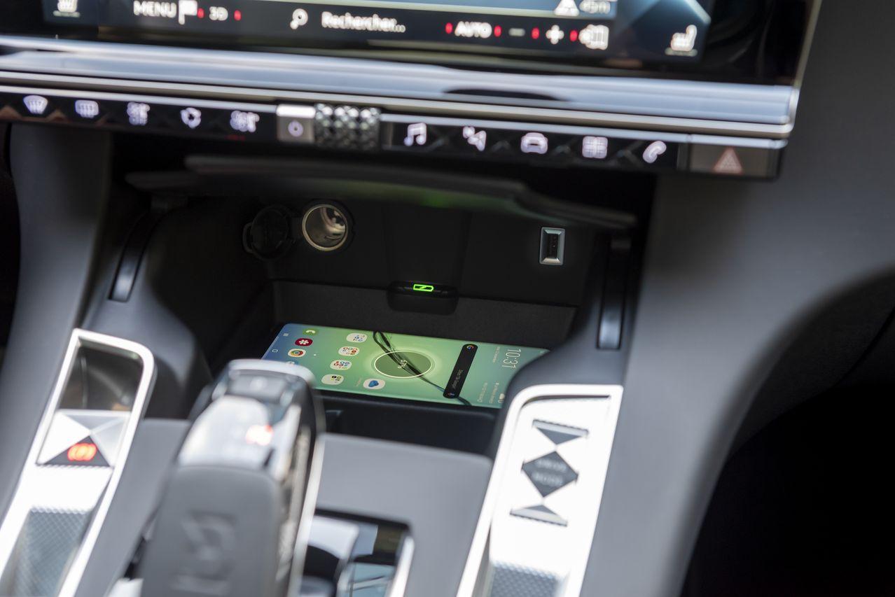 Photo 43 - recharge par induction DS7 Crossback - Essai DS7 Crossback E-Tense 4x4, notre avis ...