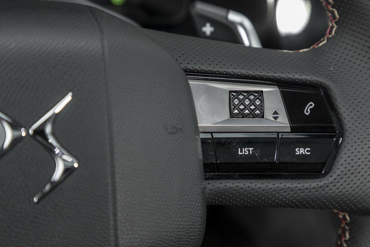 Photo 52 - Commandes au volant ds7 crossback - Essai comparatif : le ...