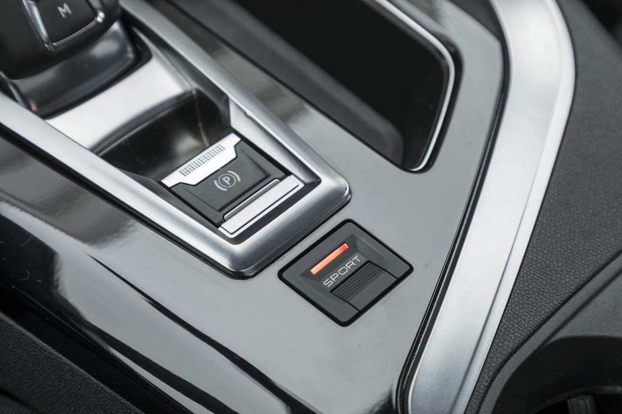 Photo 98 - Bouton Sport Peugeot 3008 GT - Essai comparatif : le DS7 ...