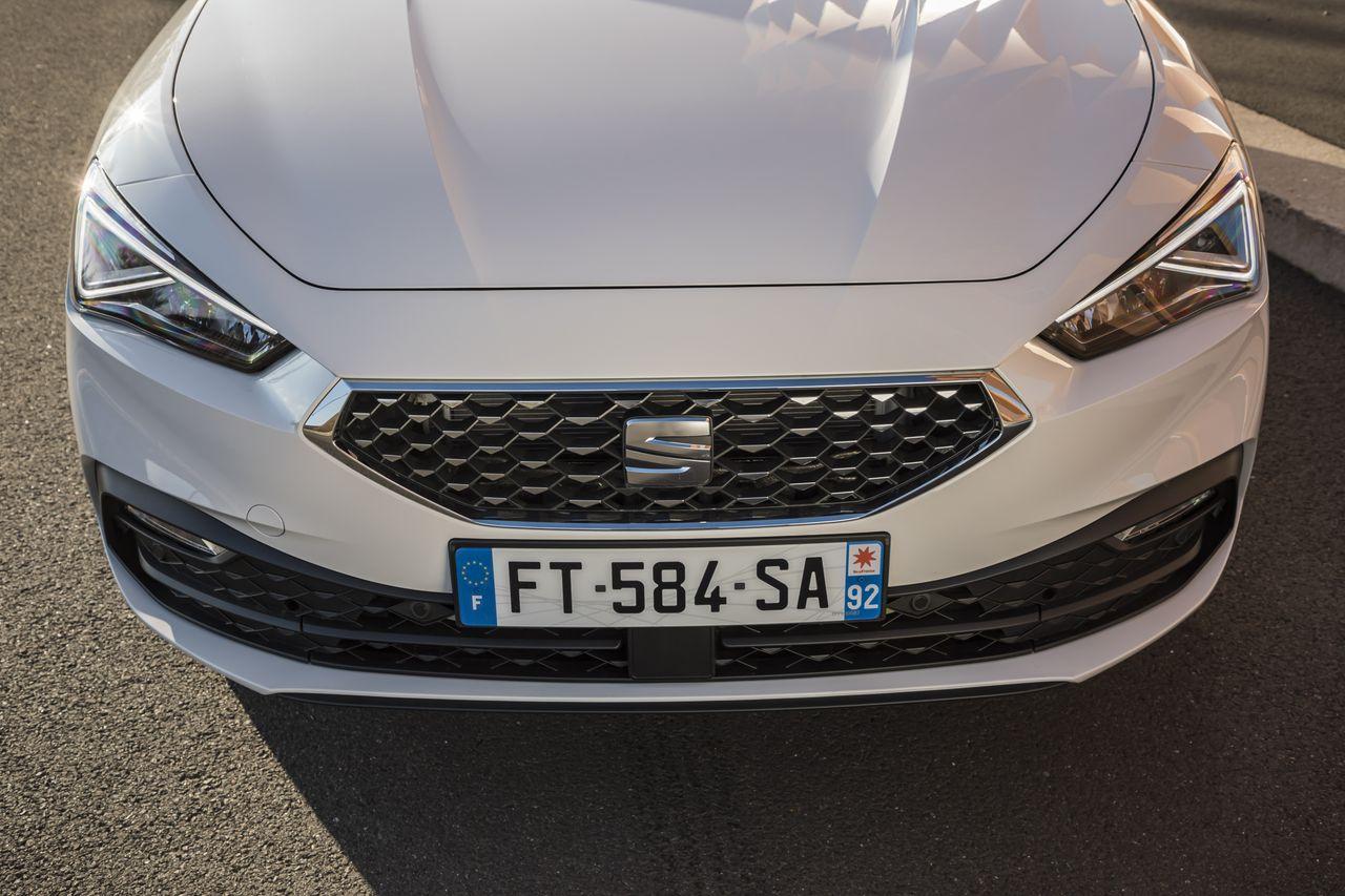 Photo 14 - Calandre Leon - Essai Seat Leon e-Hybrid 204 ch. Notre avis ...